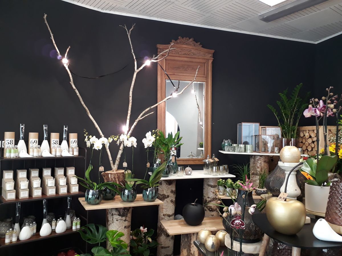 Décoration d'un magasin de fleurs situé à Tournai - So Scarlett ...